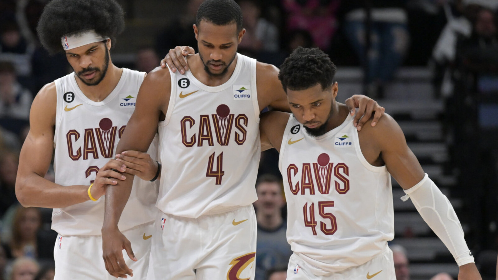 Cavaliers Dealt 'Massive Blow' in Game 2 vs. Pacers | Yardbarker