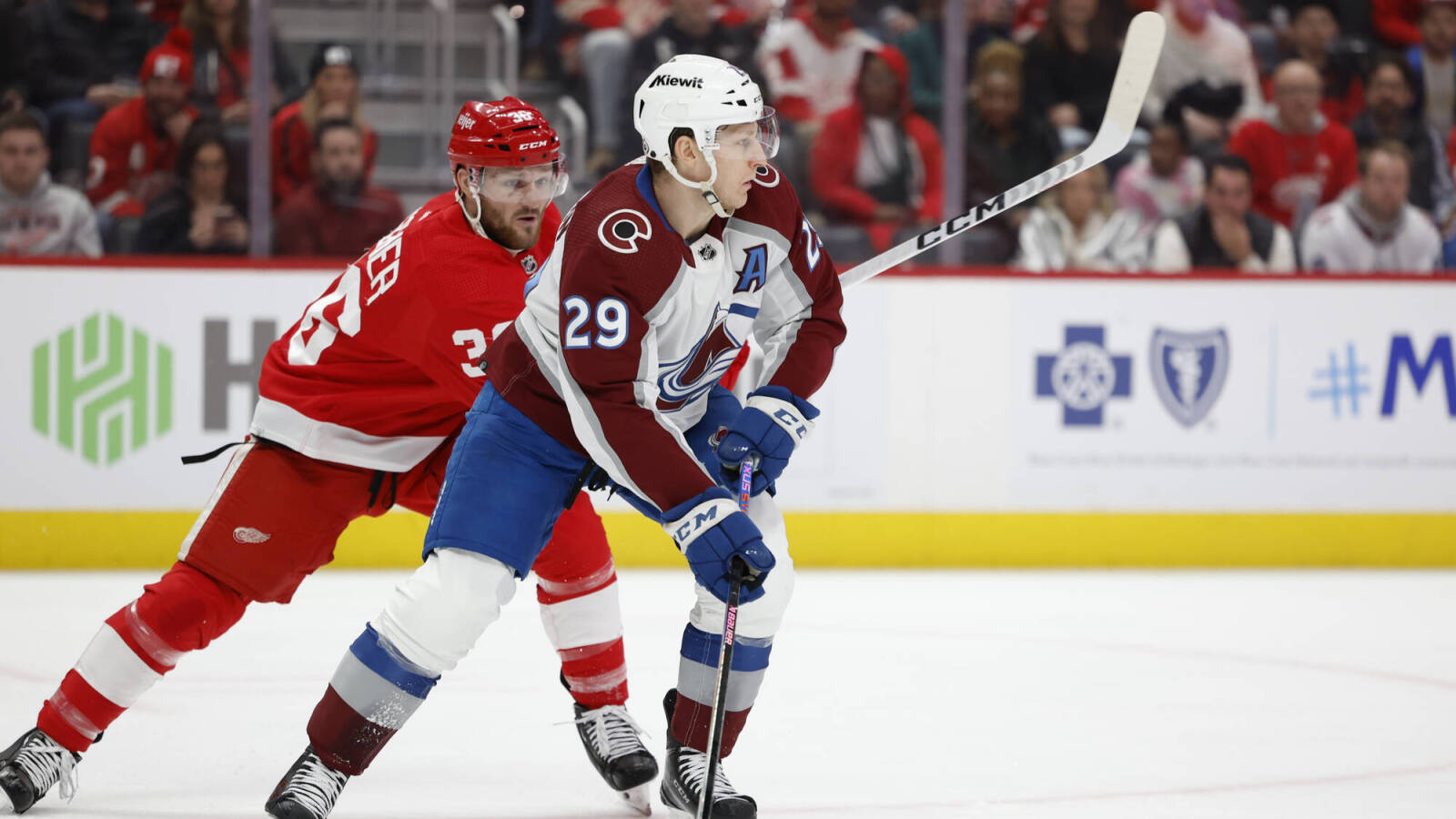 Is MacKinnon Vs. Matthews The Real Hart Trophy Battle? | Yardbarker