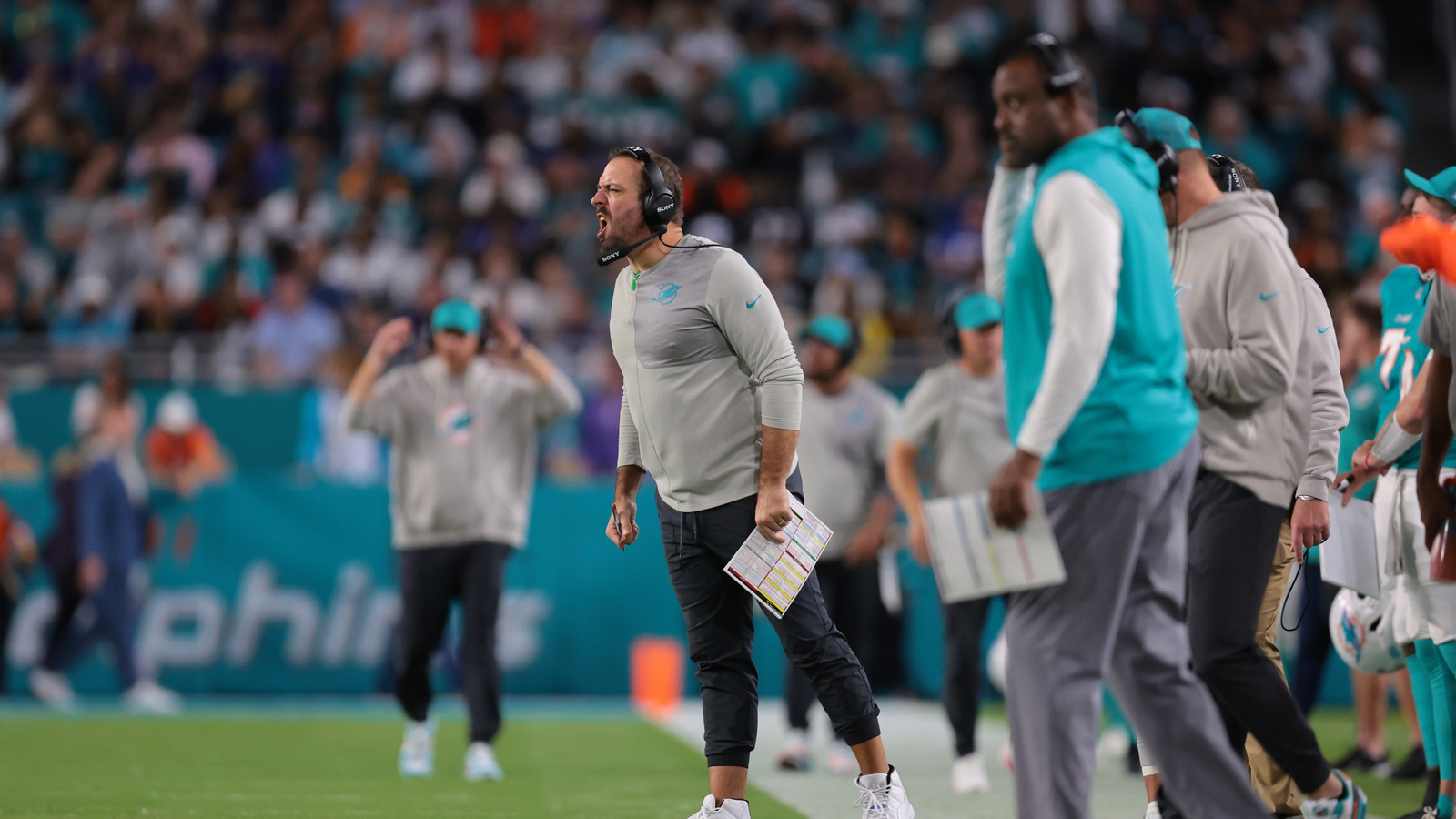 Eagles Conduct Frank Smith OC Interview; Team To Meet With Jerrod ...