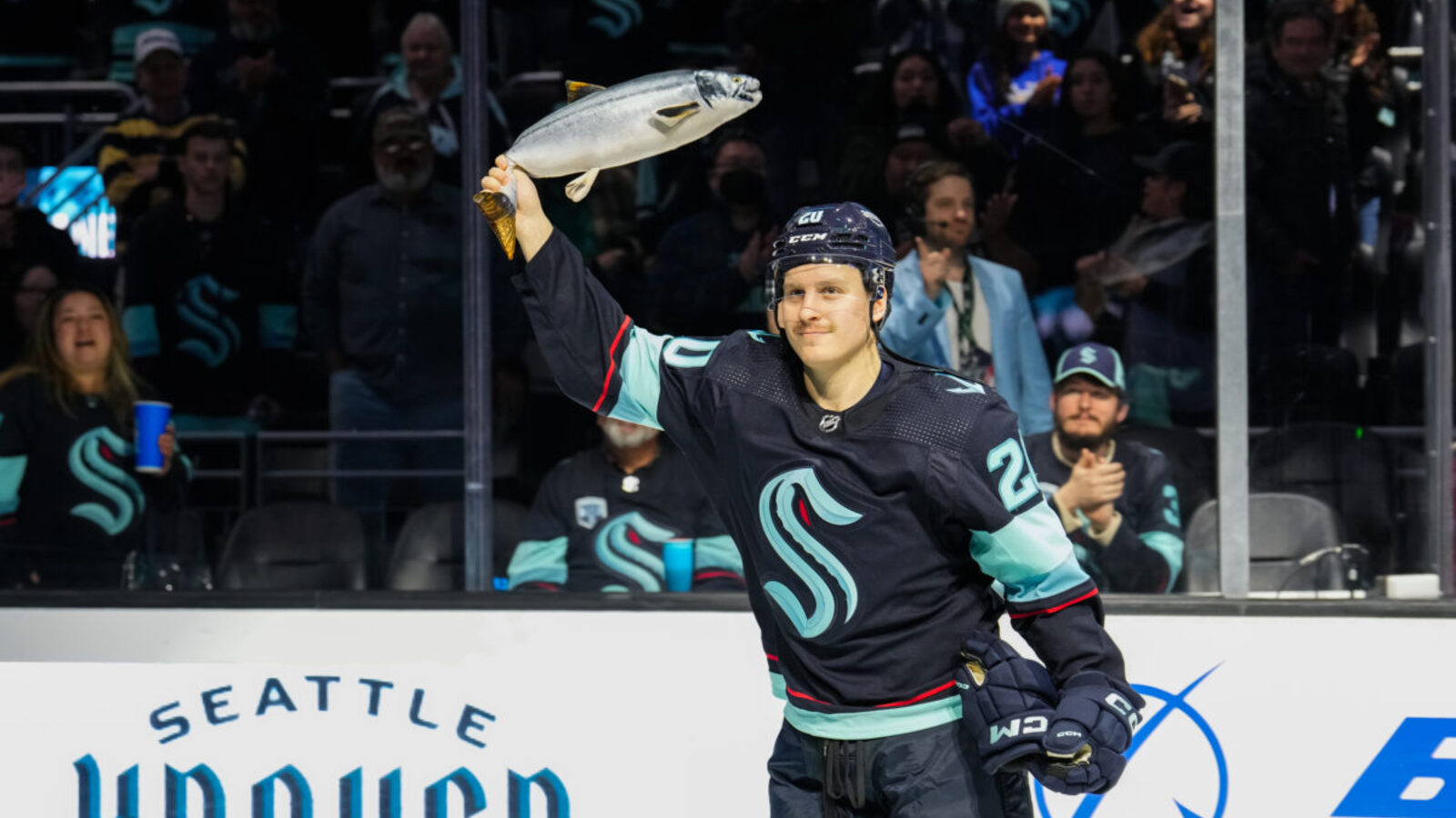 Kraken News & Rumors: Preseason Cuts, Vince Dunn & More | Yardbarker