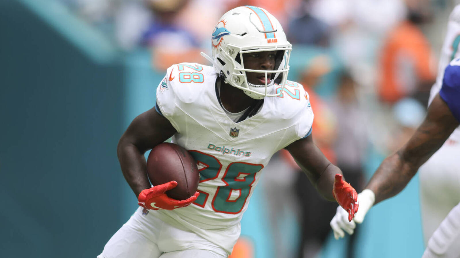 Watch: Dolphins rookie RB flashes remarkable speed on TD | Yardbarker
