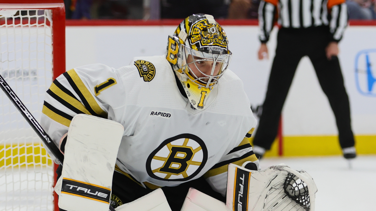 Bruins end contract dispute with star goalie just in time for season ...