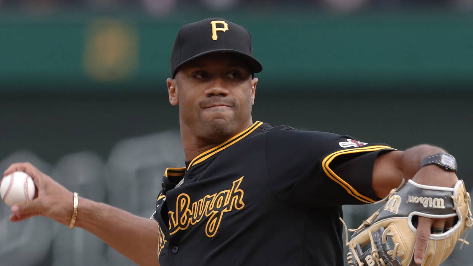 Insider has major locker room concern about Steelers' Russell Wilson ...