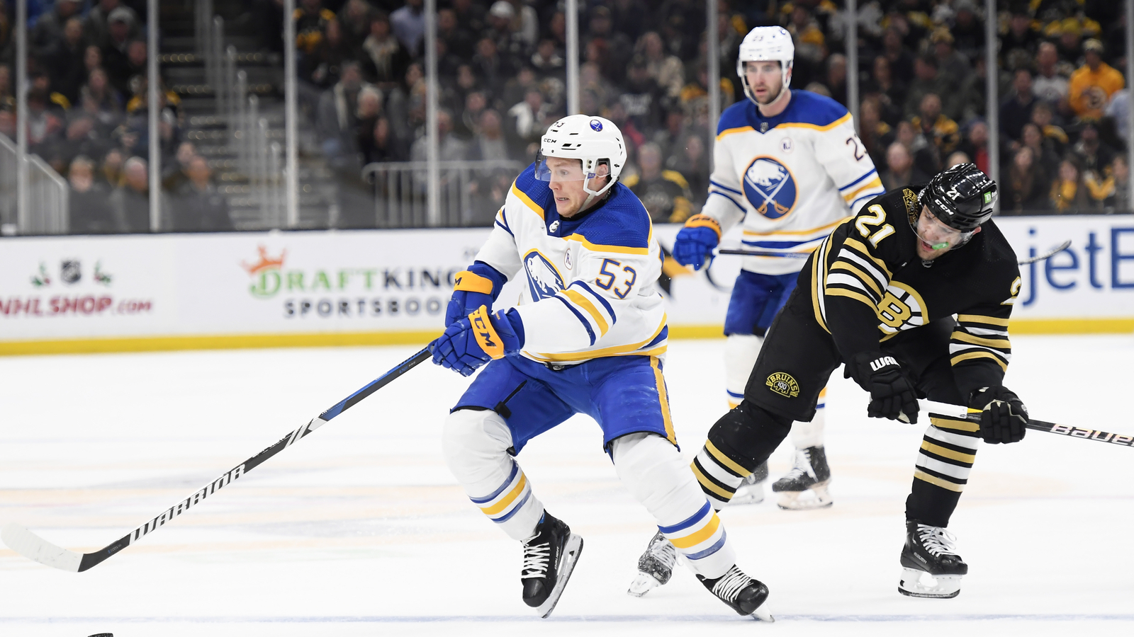 Buffalo Sabres’ Jeff Skinner exits game with upper-body injury | Yardbarker