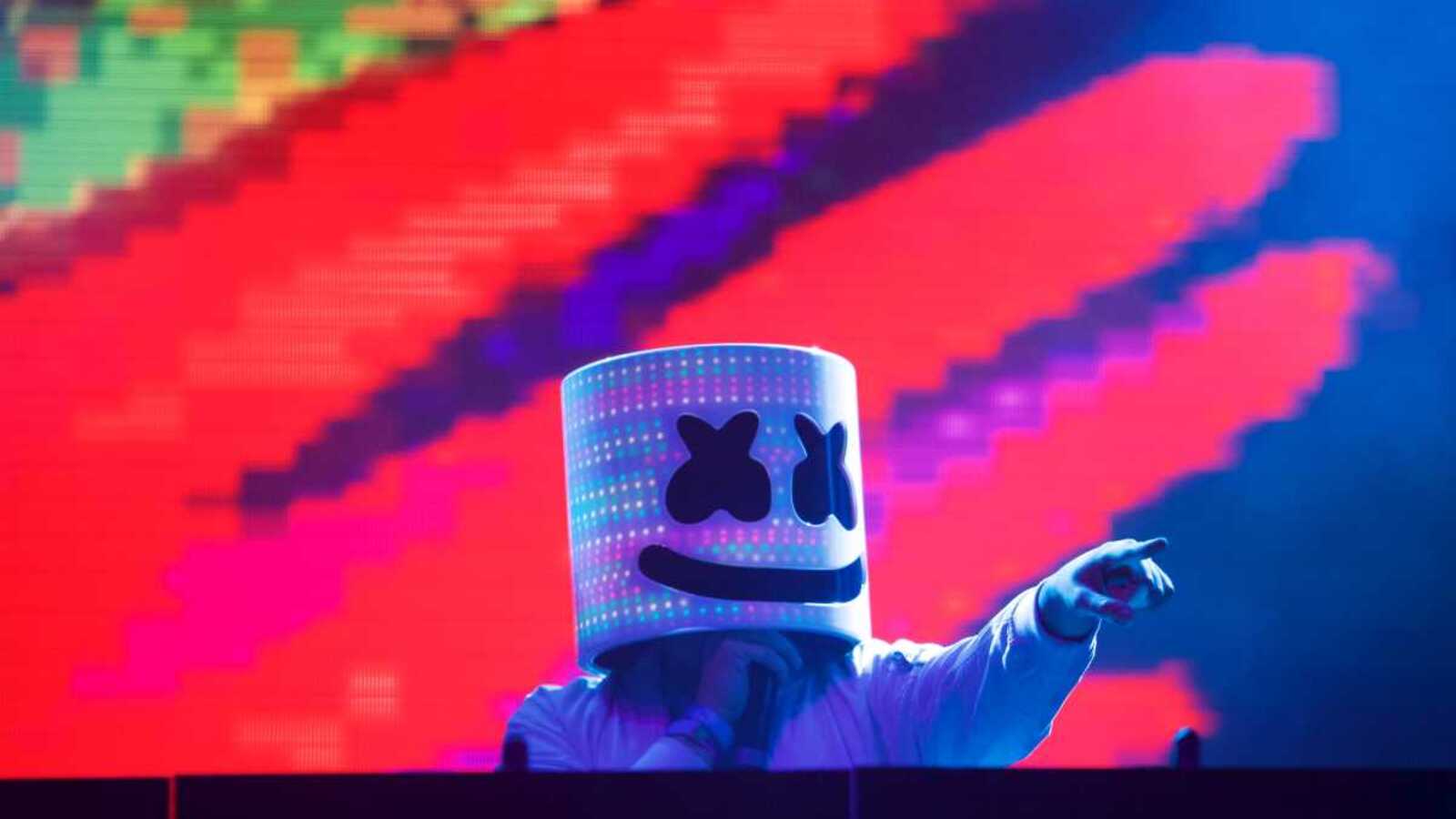 Marshmello Performs DJ Set on Top of The Wiener's Circle | Yardbarker