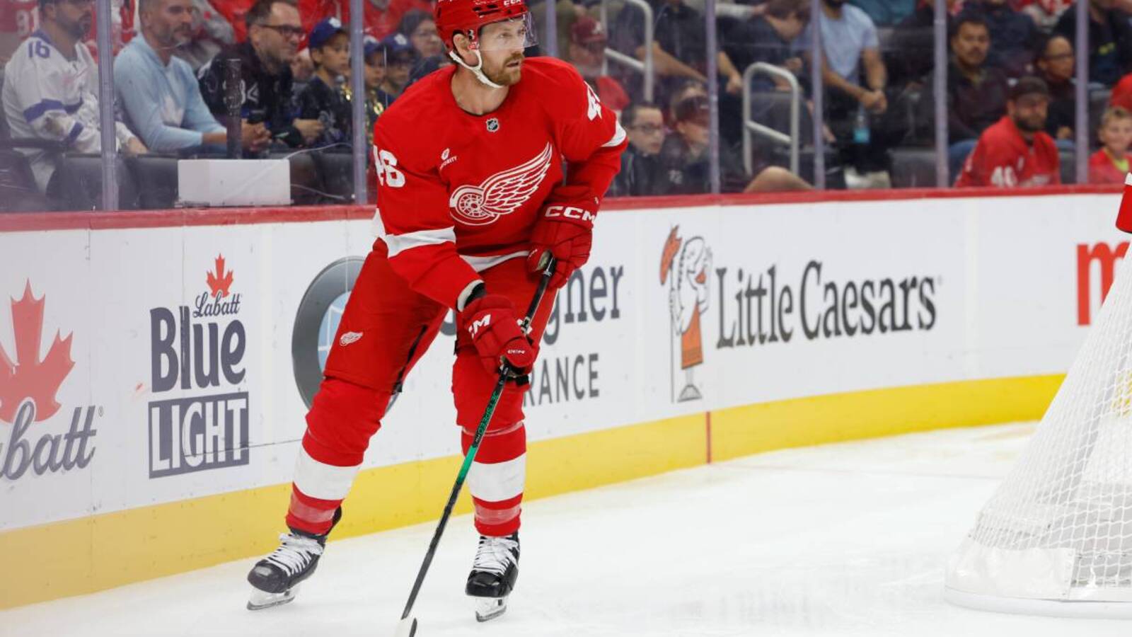 Red Wings’ Jeff Petry leaves game against Penguins with upper-body injury | Yardbarker