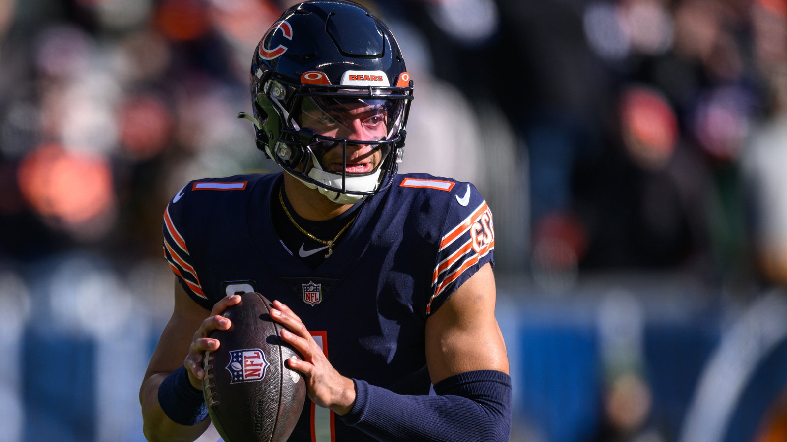 Watch: Justin Fields continues to be one-man highlight reel for Bears | Yardbarker