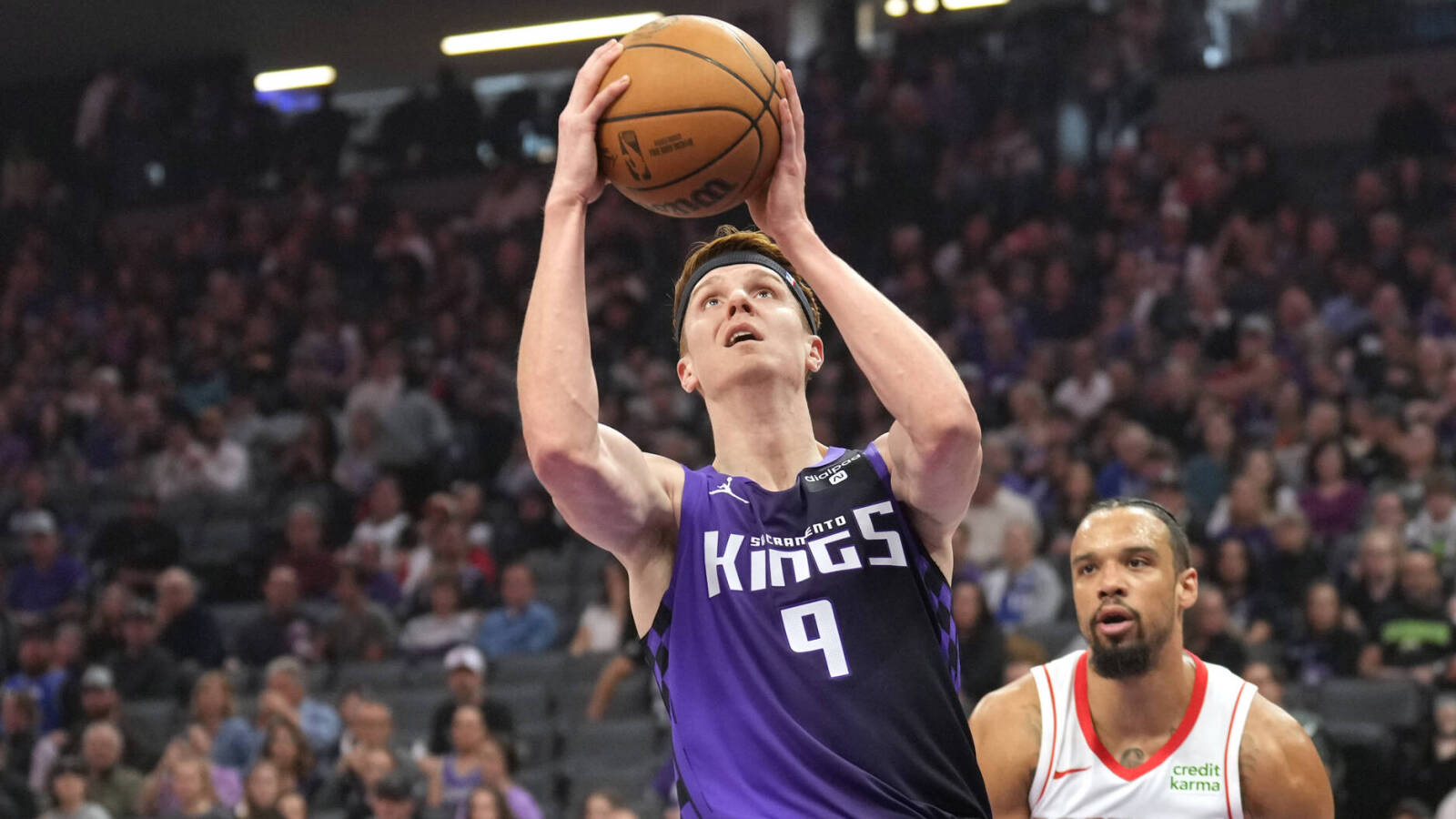 Kings’ Kevin Huerter To Undergo Season-Ending Shoulder Surgery | Yardbarker