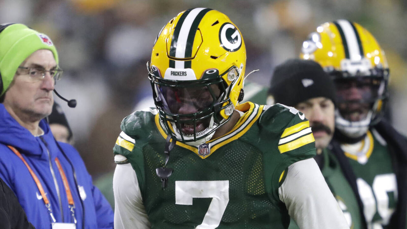 Quay Walker apologizes for shove that earned ejection | Yardbarker