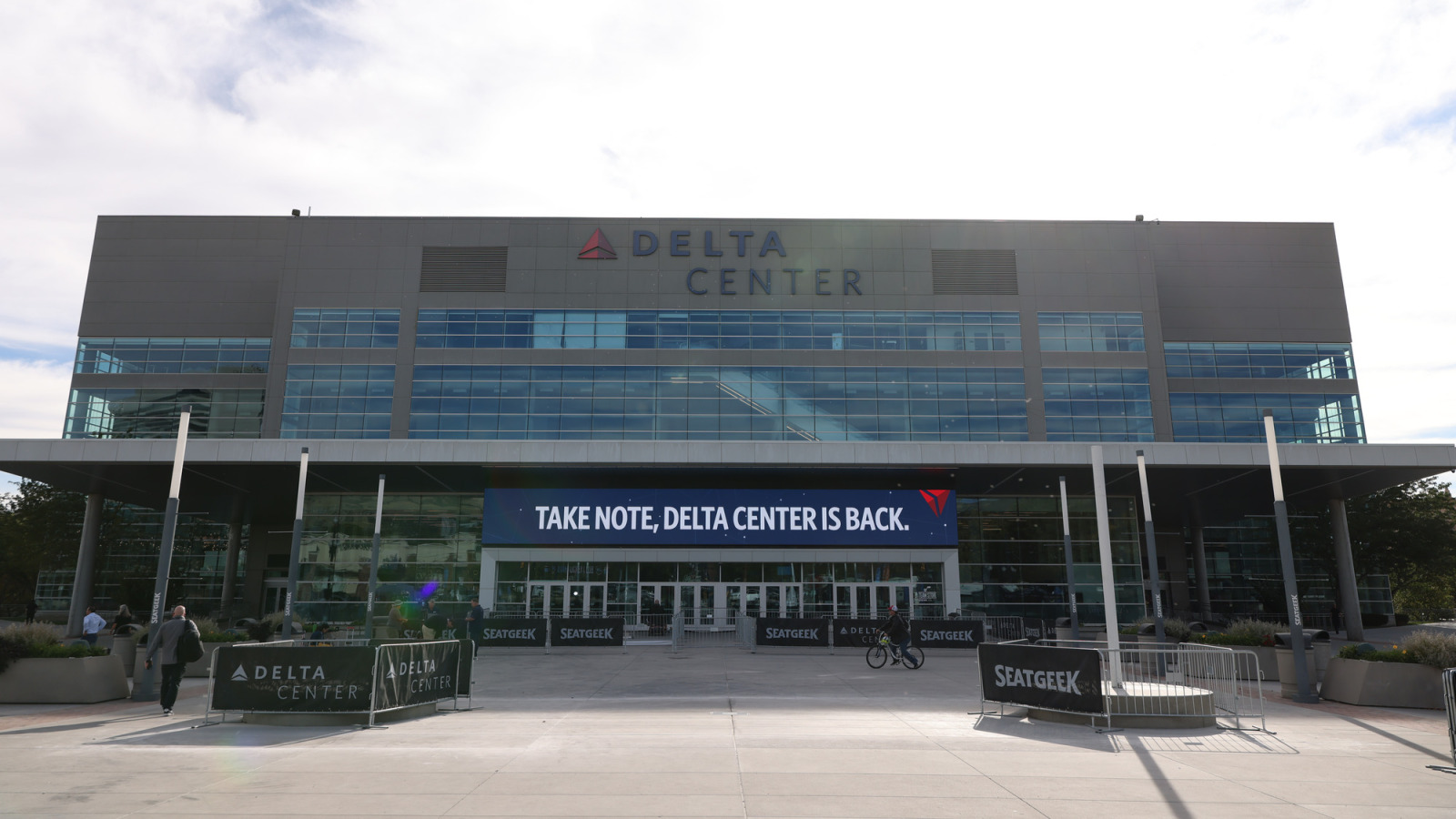 Delta Center's obstructed seats are nothing new for NHL franchise ...