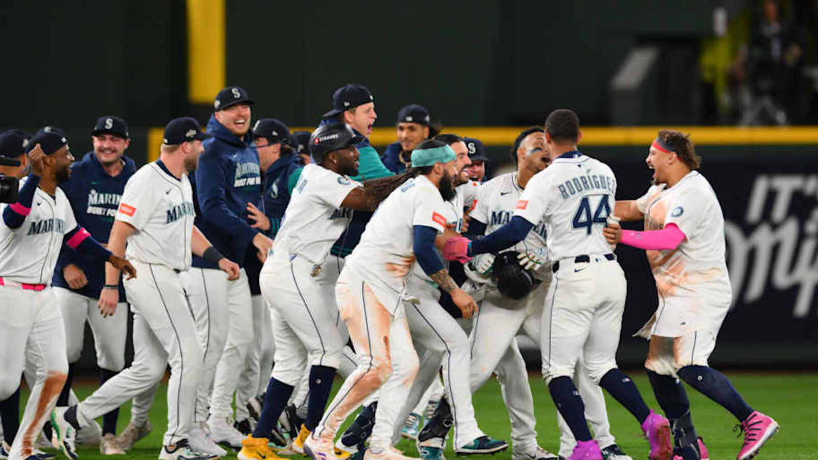 How Humpy the Salmon Ignited the Seattle Mariners | Yardbarker