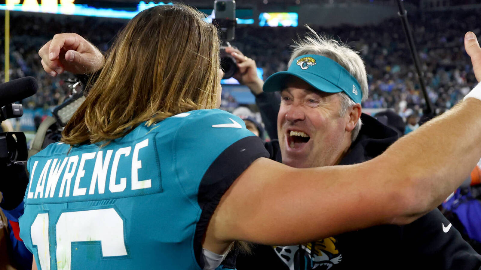 Pederson praised for play calling in Jaguars' win over Chargers ...