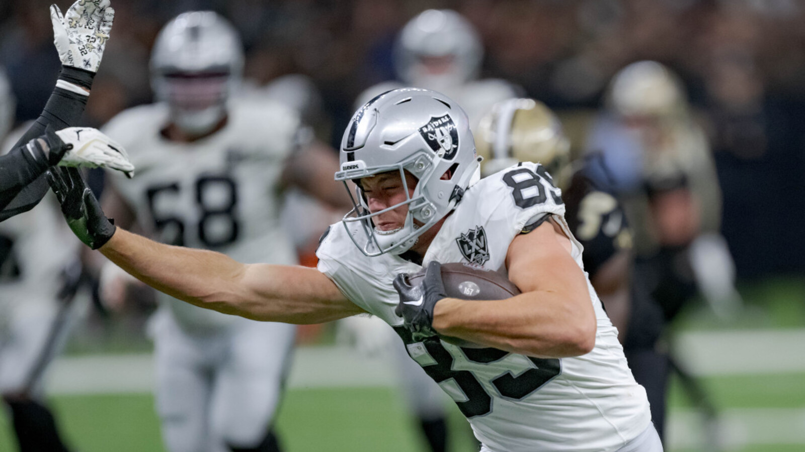 Rookie Sensation Brock Bowers Makes History with Latest Honors | Yardbarker