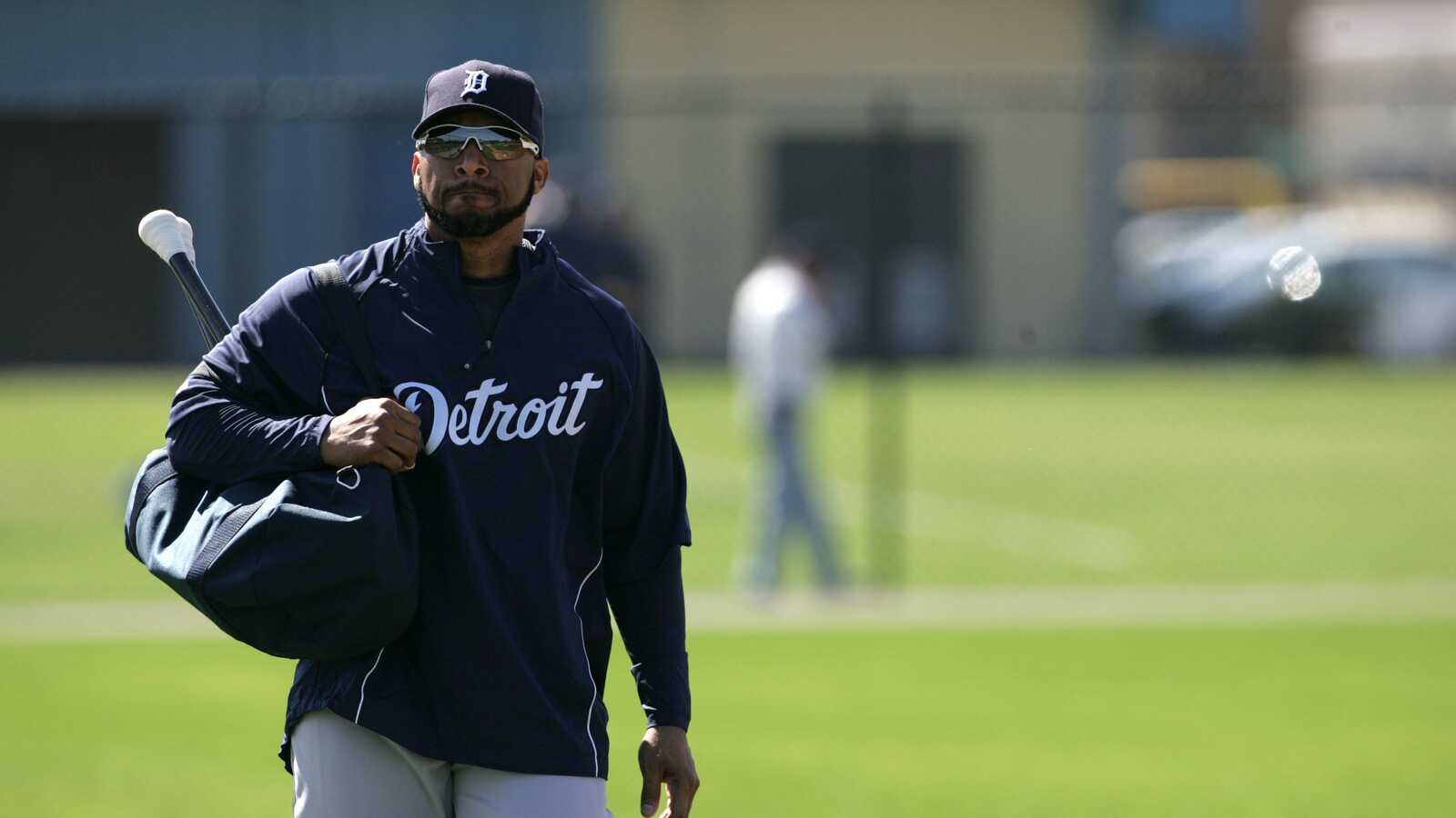 Fans going crazy over the swing of son of famous MLB player | Yardbarker