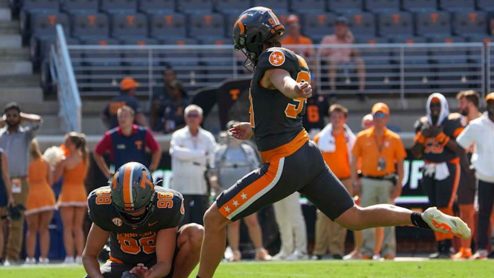 Tennessee Volunteers Punter Jackson Ross Thanks Nico Iamaleava For ...