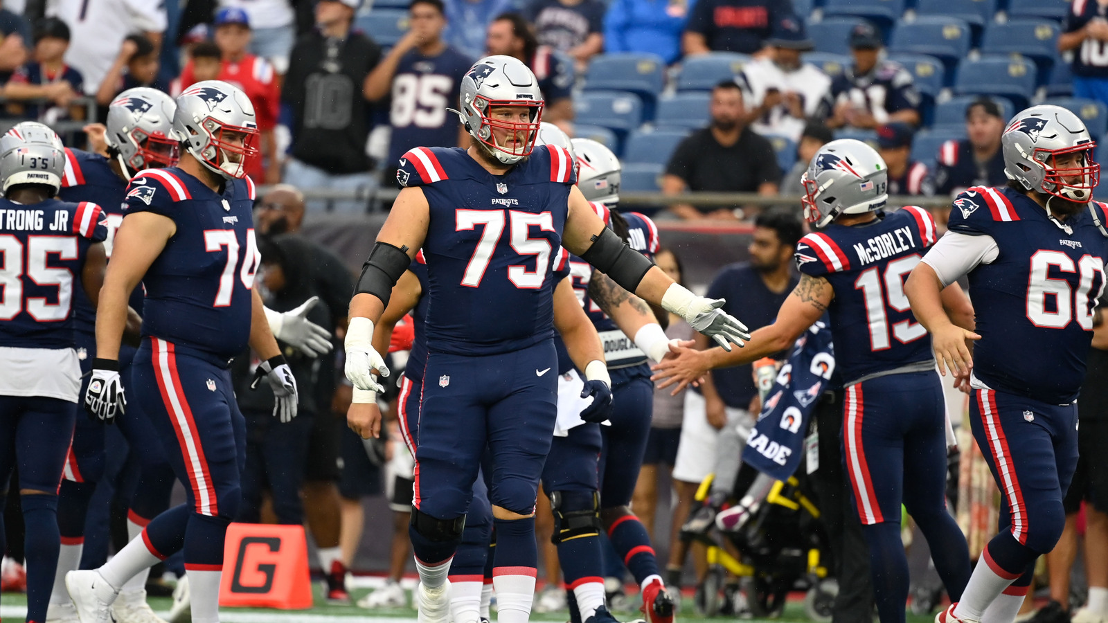 Patriots Sign OL McDermott to Active Roster - Pats Tracker | Yardbarker