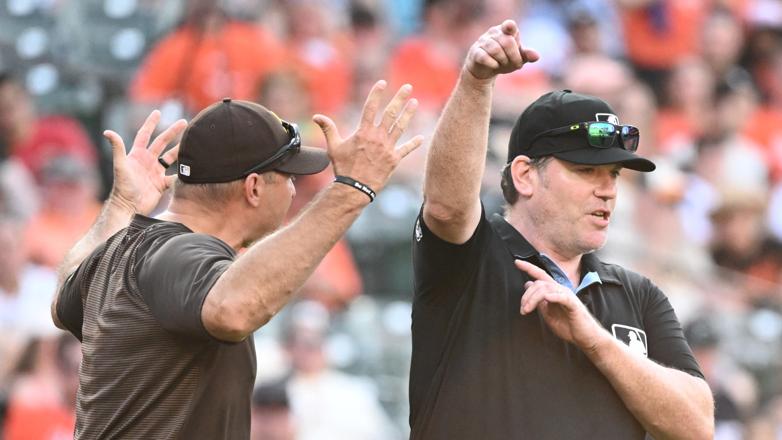 MLB announces suspensions for Padres manager, pitcher | Yardbarker