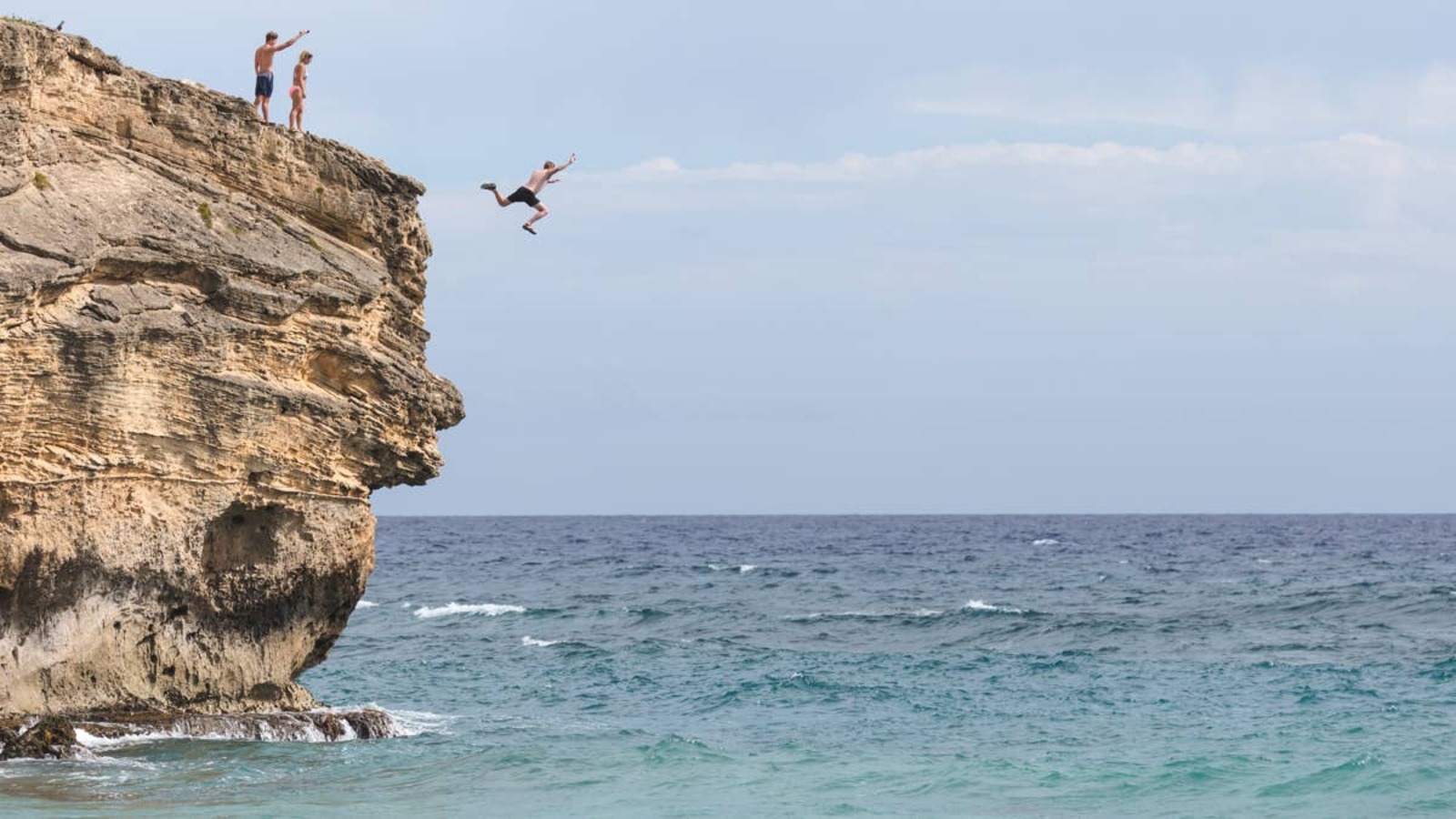 ‘End of the World’ Cliff Jump Turns Deadly in Hawaii as Rescue Fails ...