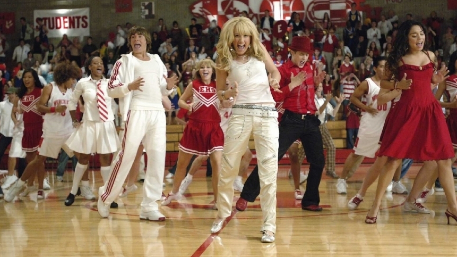 20 celebrities who popularized iconic dance moves | Yardbarker