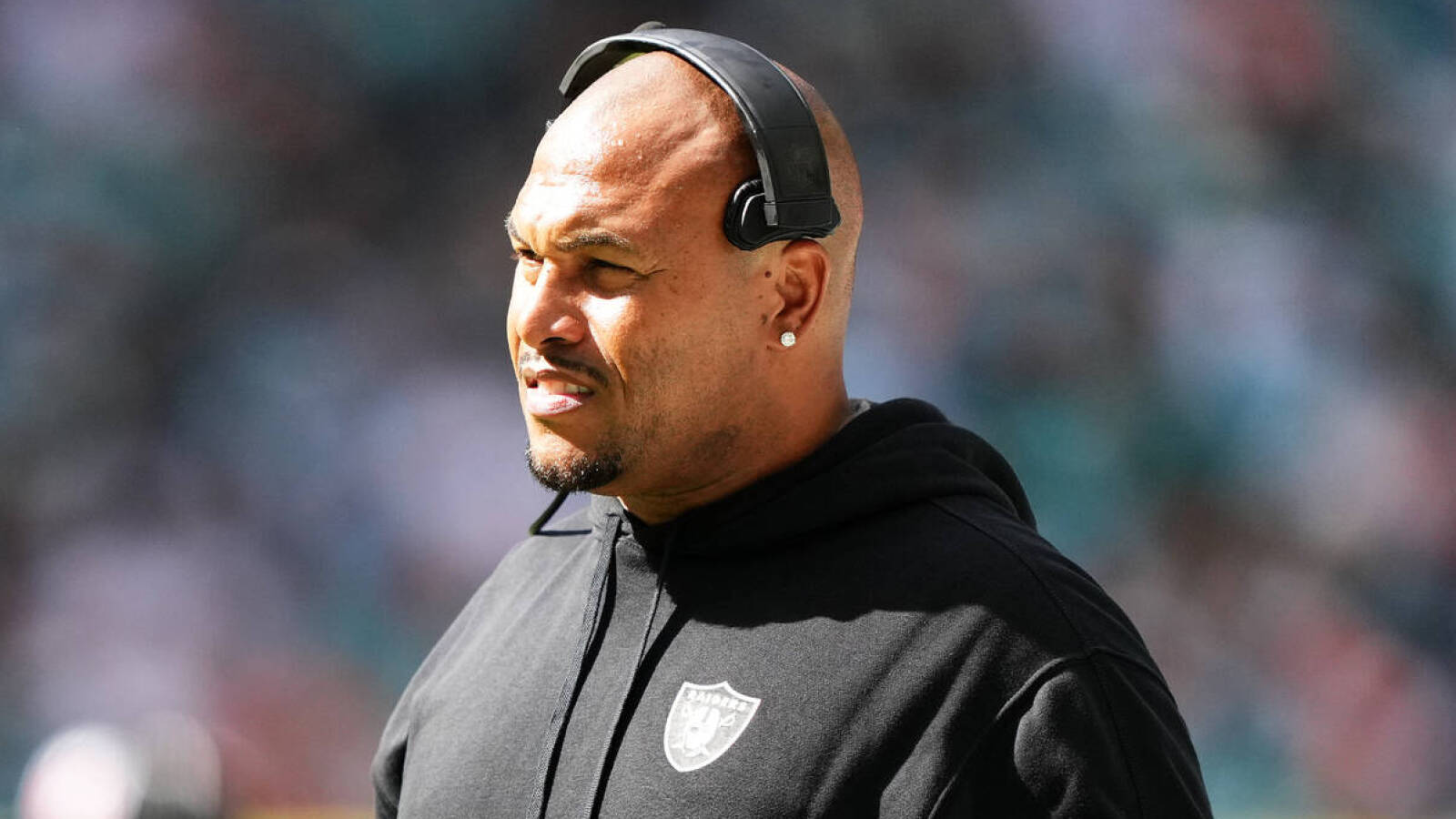 How do the Raiders view interim HC Antonio Pierce? | Yardbarker