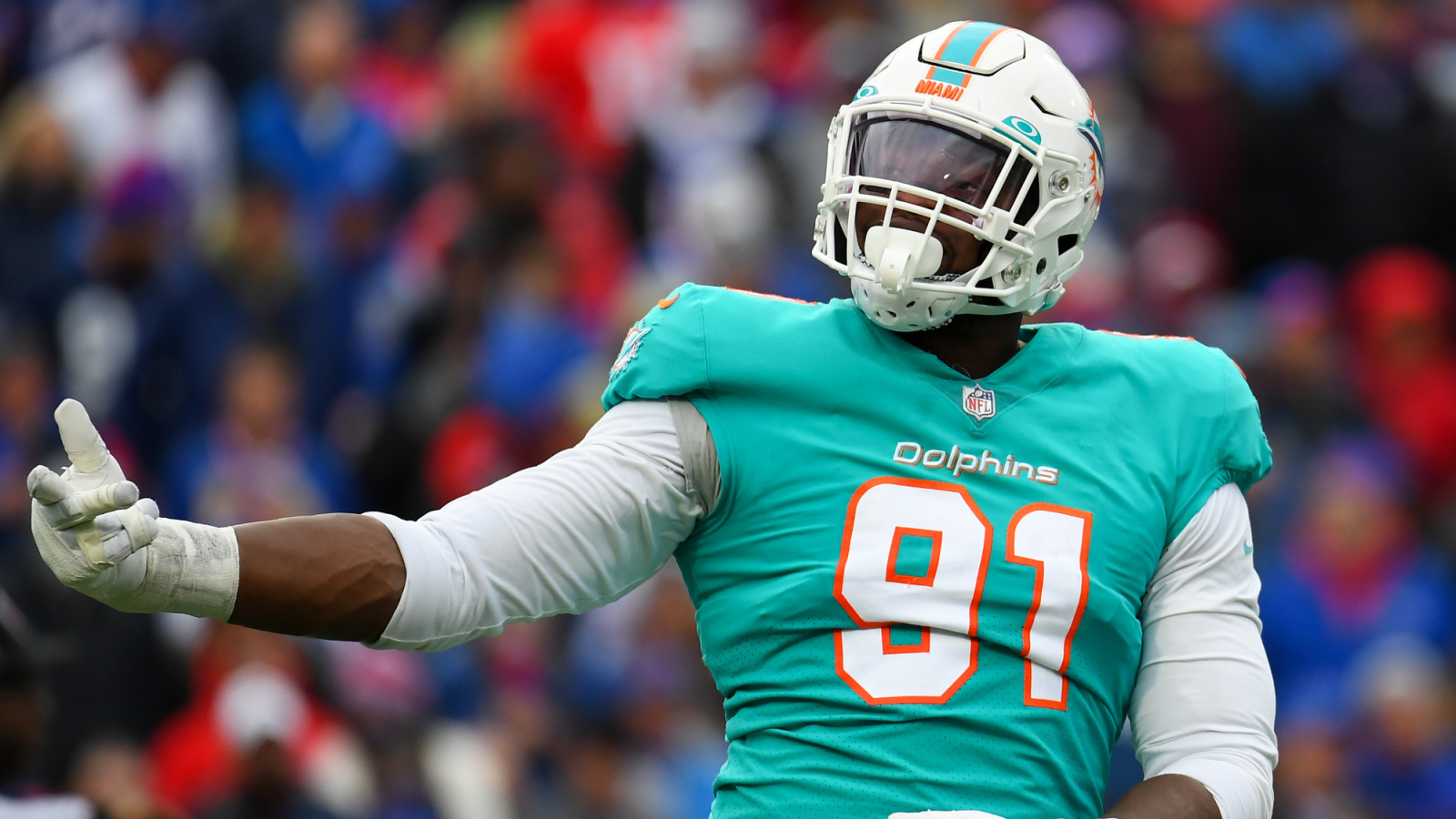 Dolphins reunite with edge-rusher following surprise retirement ...