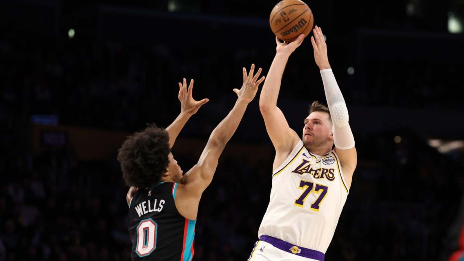 Luka Doncic helps Lakers sweep two-game set from Grizzlies | Yardbarker