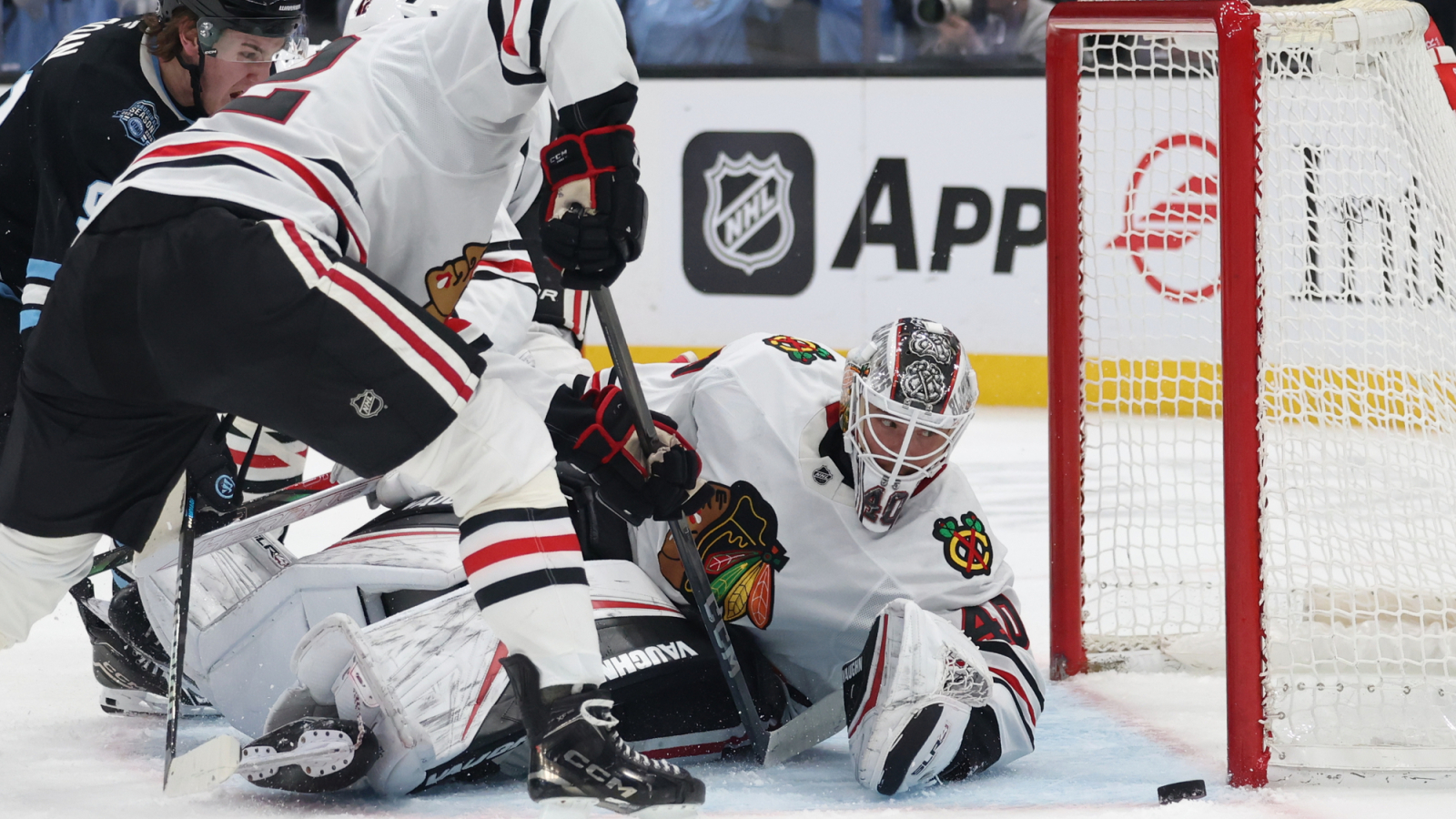 Recap: Utah edges ice-cold Blackhawks 2–1 | Yardbarker