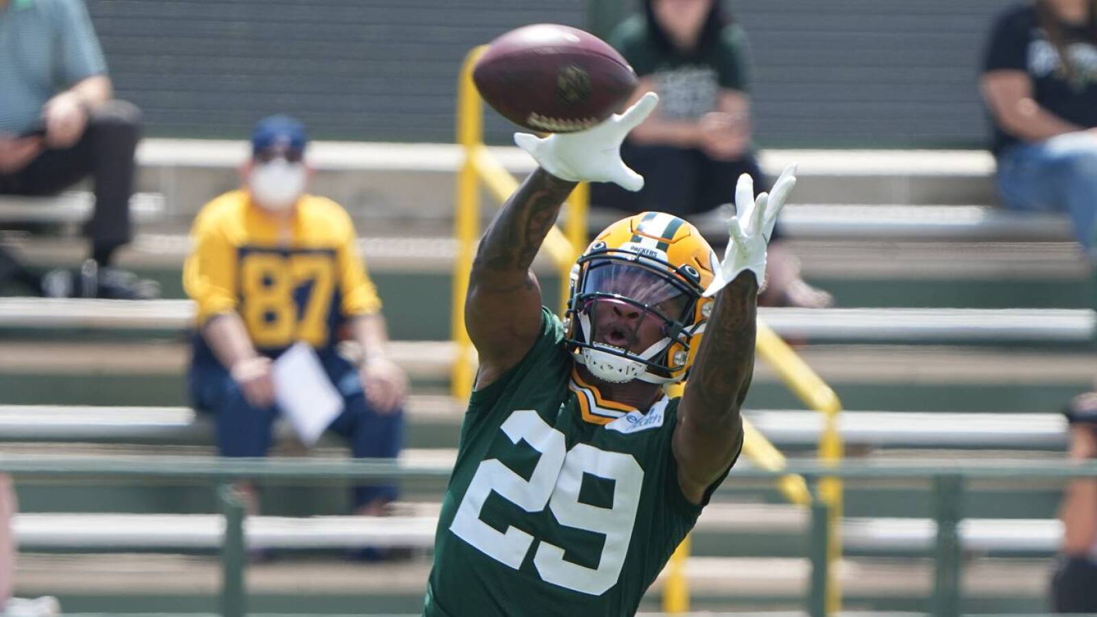 Rasul Douglas reminds Aaron Rodgers of Charles Woodson | Yardbarker