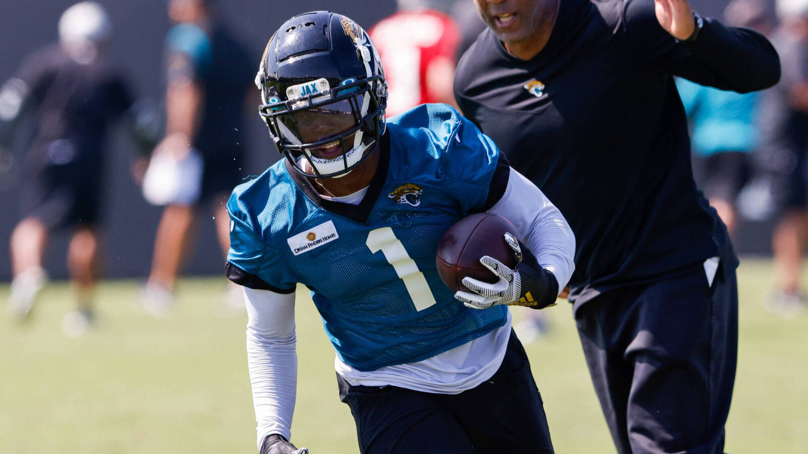 Etienne: 'Foot is doing much better' after missing rookie season ...
