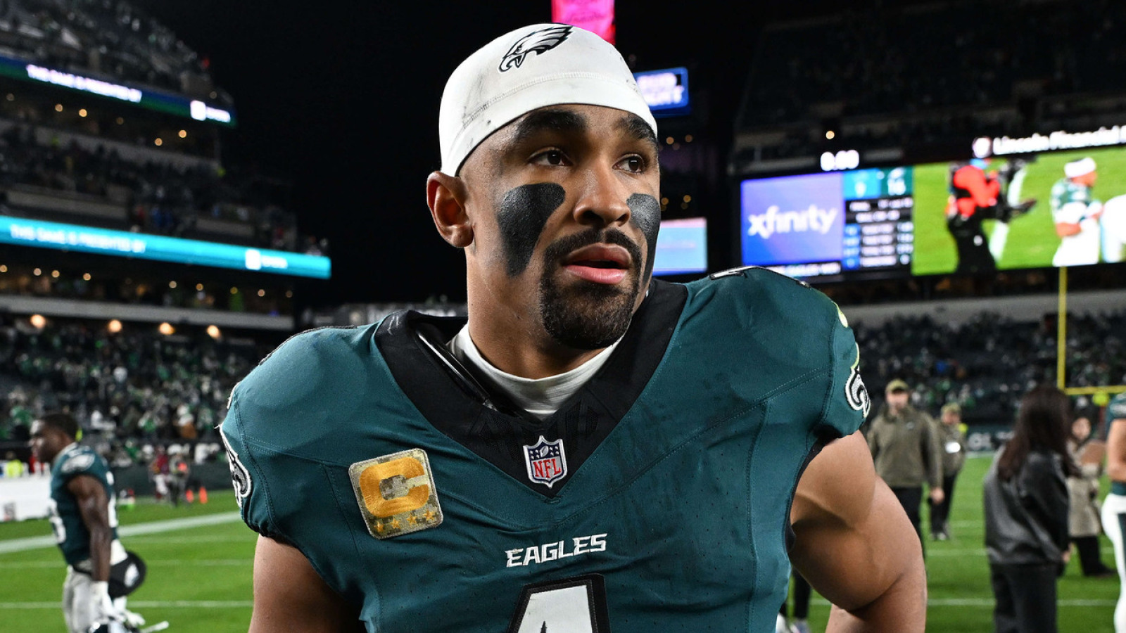 Eagles' Hurts, Brown accept blame after 'MNF' loss to Chargers | Yardbarker