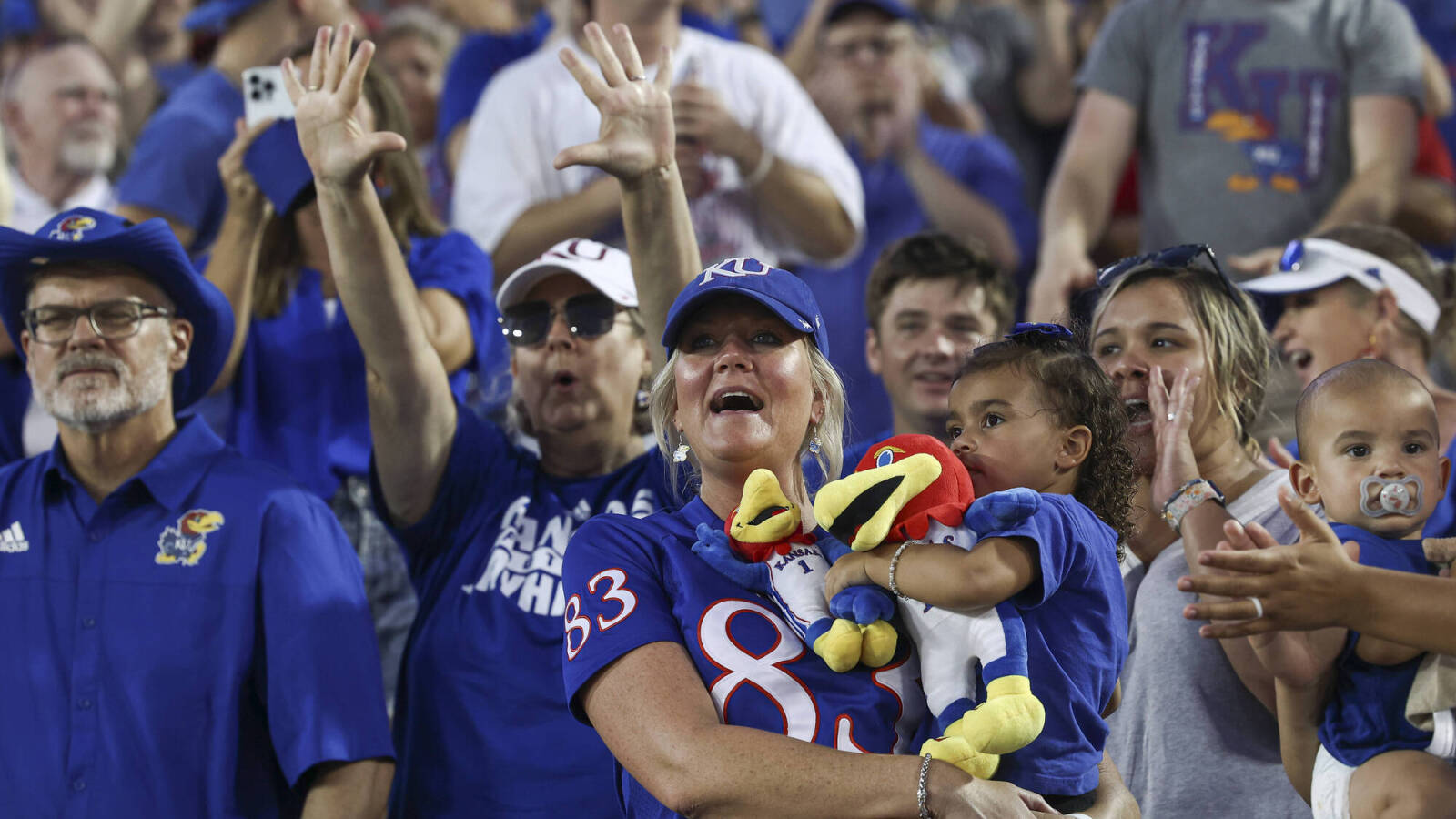 Kansas football sells out a game for first time since 2019 | Yardbarker