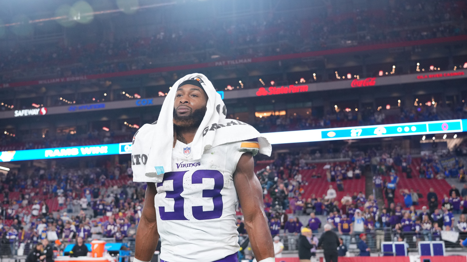 NFL-USO Tour Takes Place in Kuwait; Salute to Service | Yardbarker