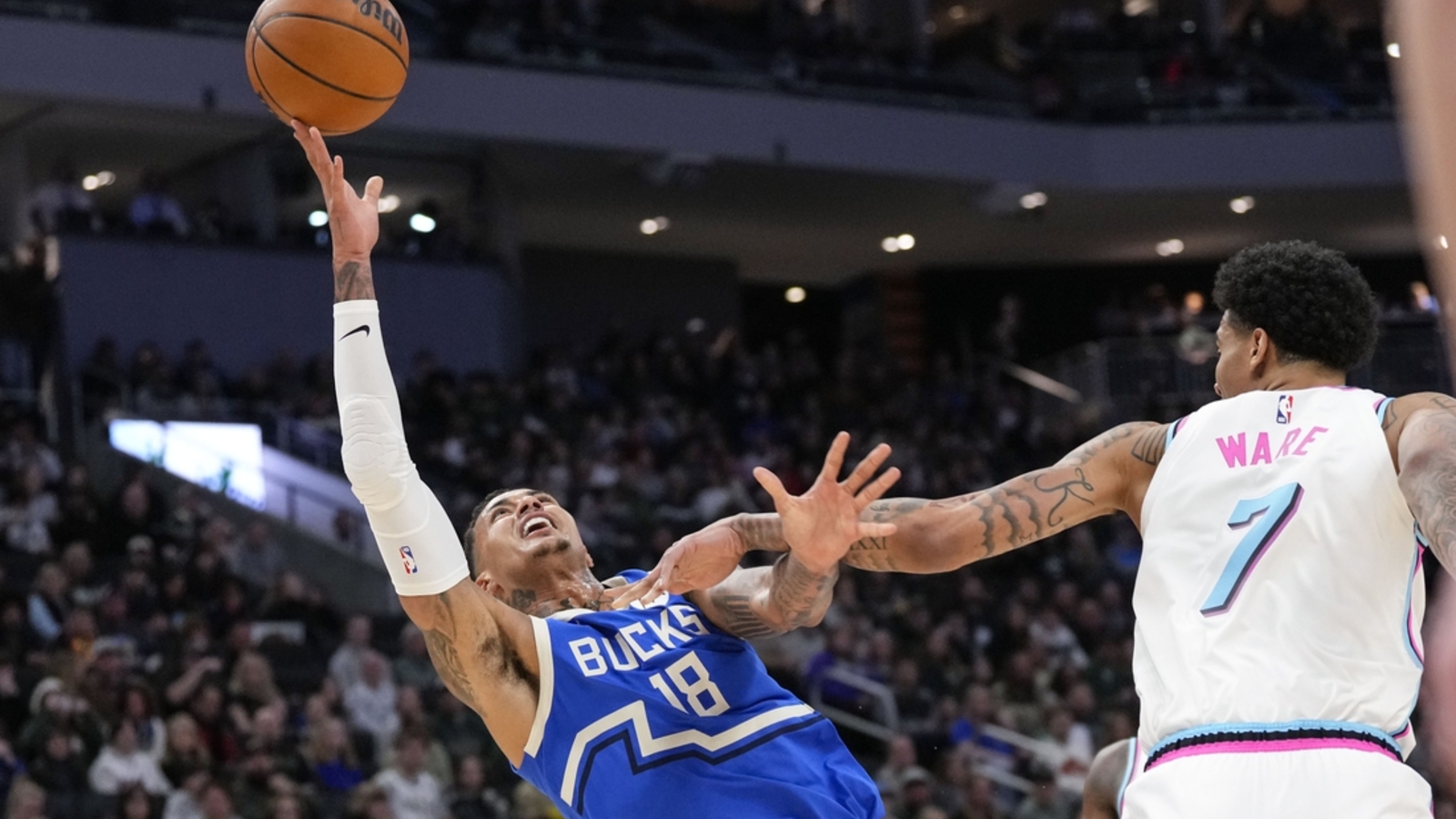 Bucks extend win streak to four by beating Heat | Yardbarker