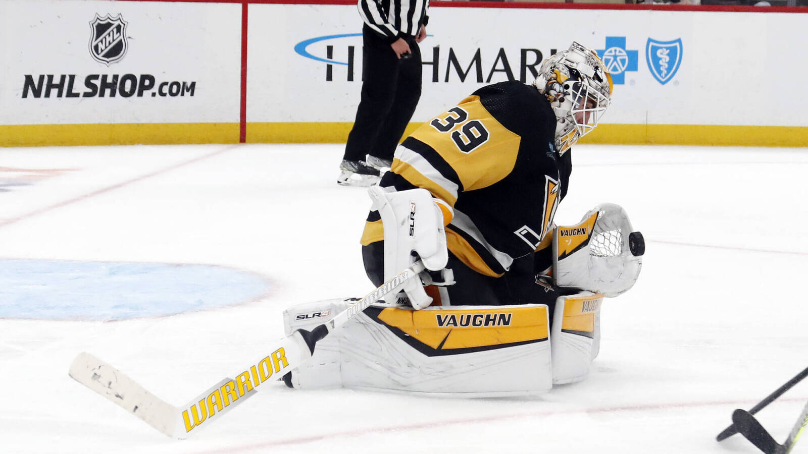 Watch: Penguins netminder scores historic empty-netter | Yardbarker