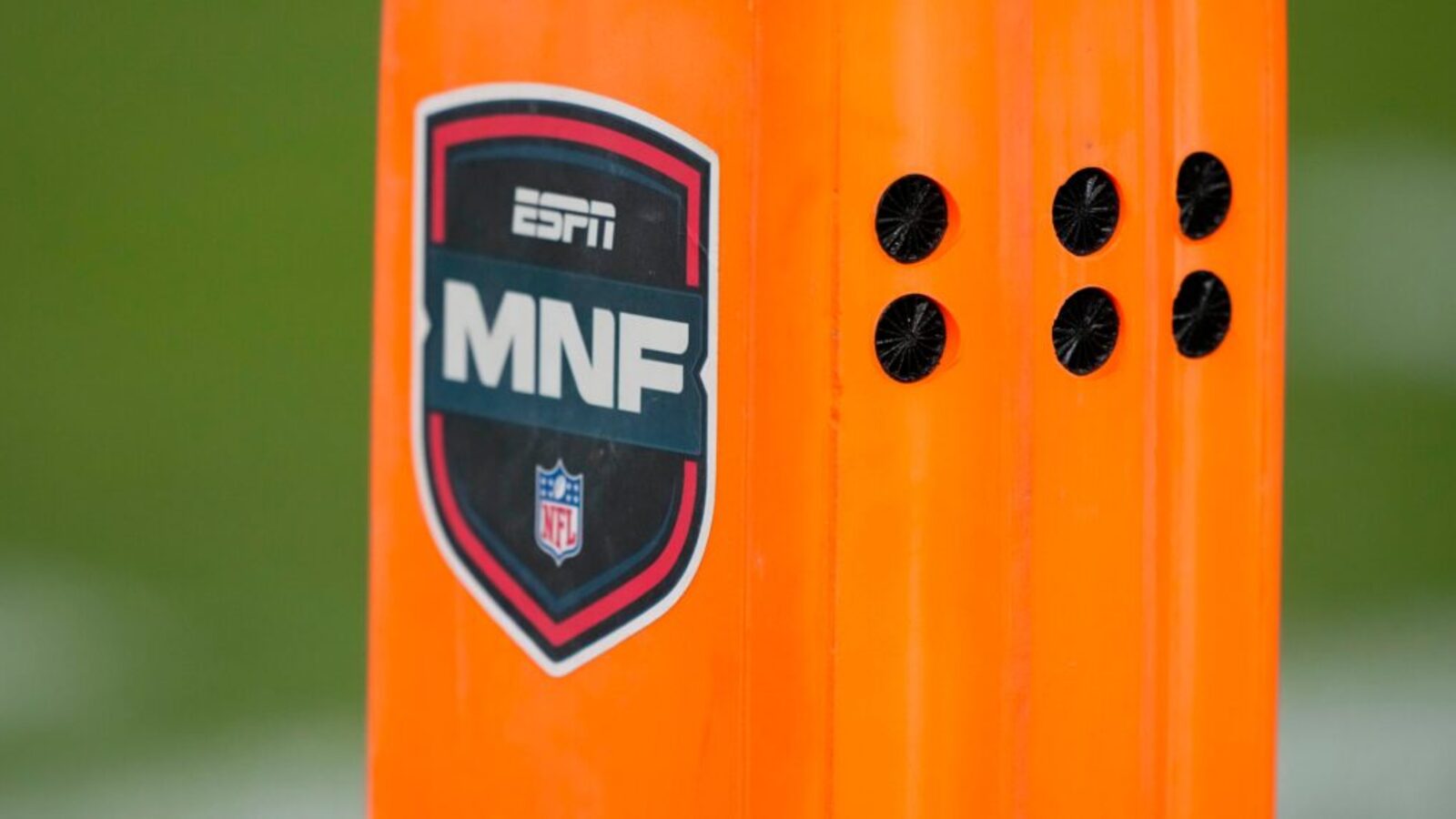 Beloved ESPN Star Has Tragically Died | Yardbarker