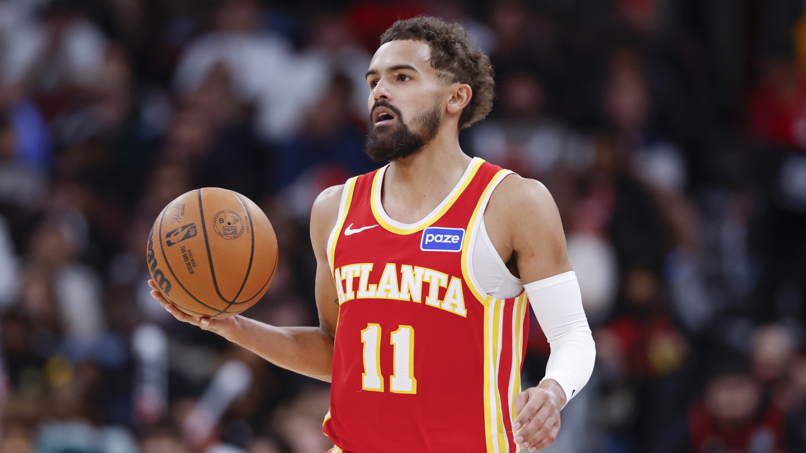 Young suffers ugly-looking knee injury after collision with teammate ...