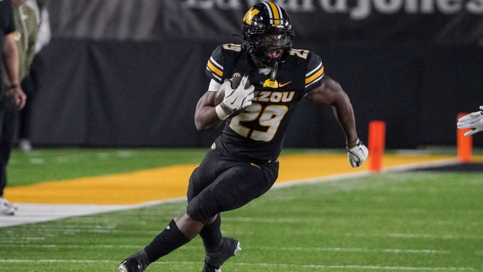 Suspect in Shooting of Missouri RB Ahmad Hardy Arrested | Yardbarker