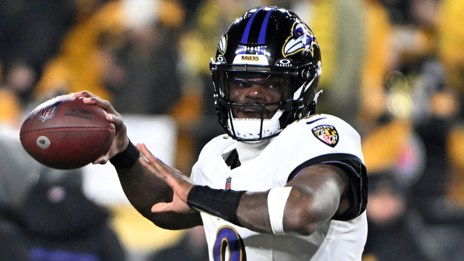 Ravens owner sets deadline for Jackson's contract extension | Yardbarker