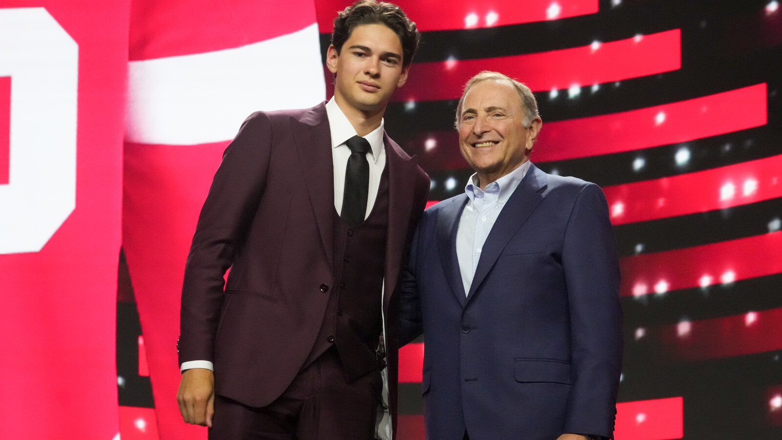 Red Wings sign Carter Bear to three-year, entry-level contract | Yardbarker