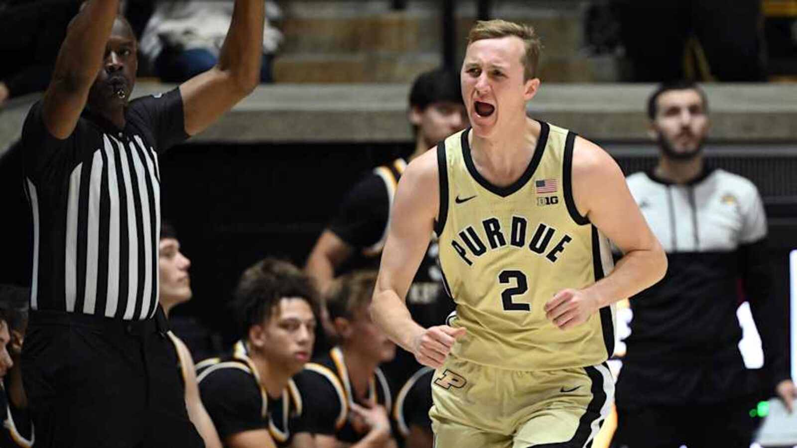 Watch: Fletcher Loyer Buries 3-Pointer as Time Expires in 1st Half vs ...