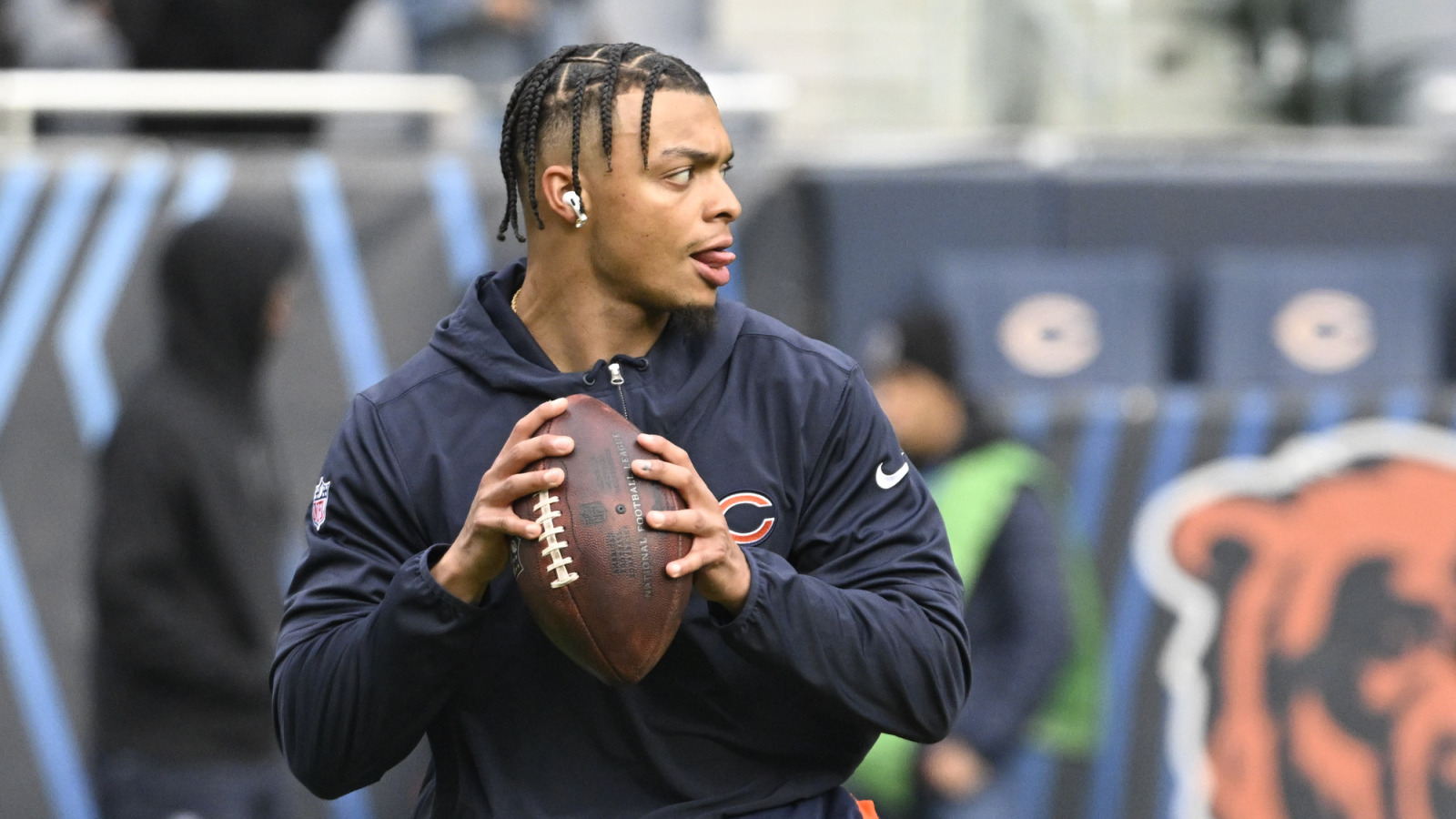 Steelers insider shares if Fields could receive Jordan Love treatment ...