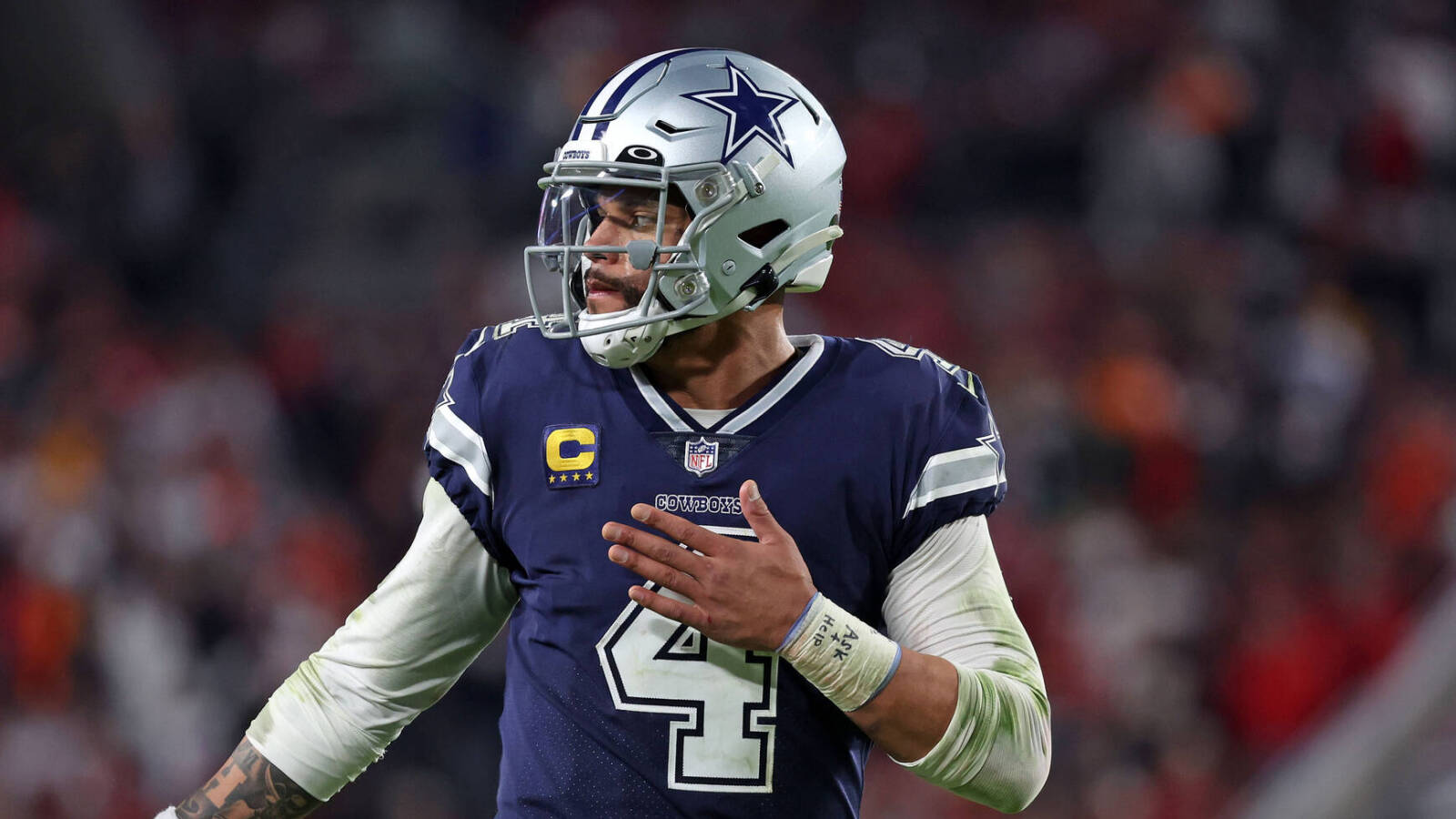 Watch: Cowboys' Dak Prescott hurled expletive on sideline when Brett ...