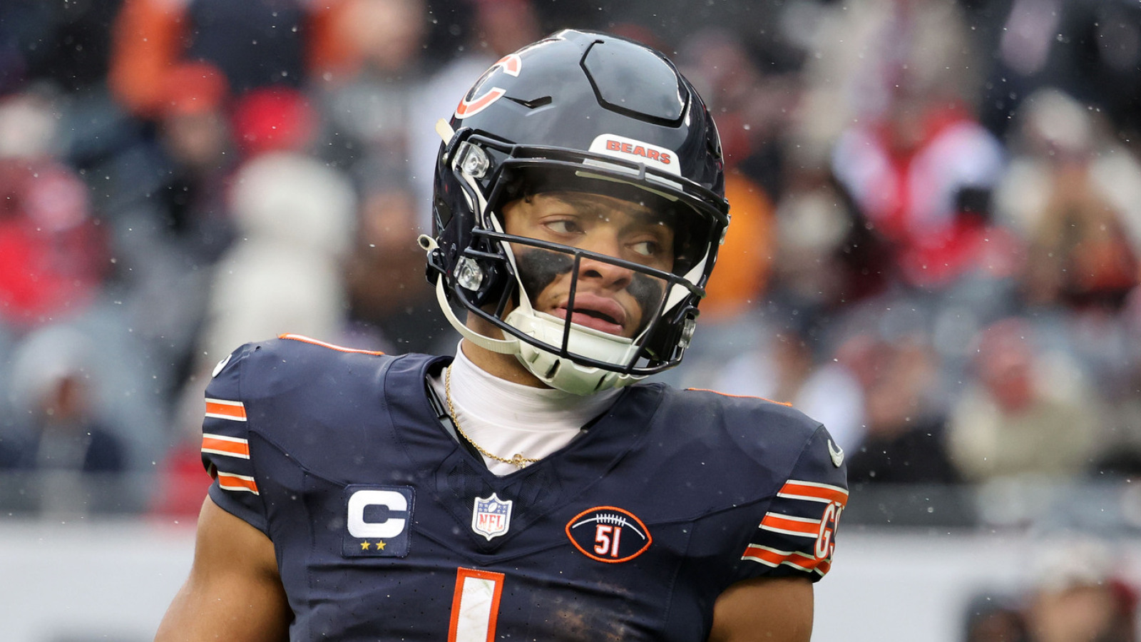 Analyst blames Justin Fields for Bears' instability | Yardbarker