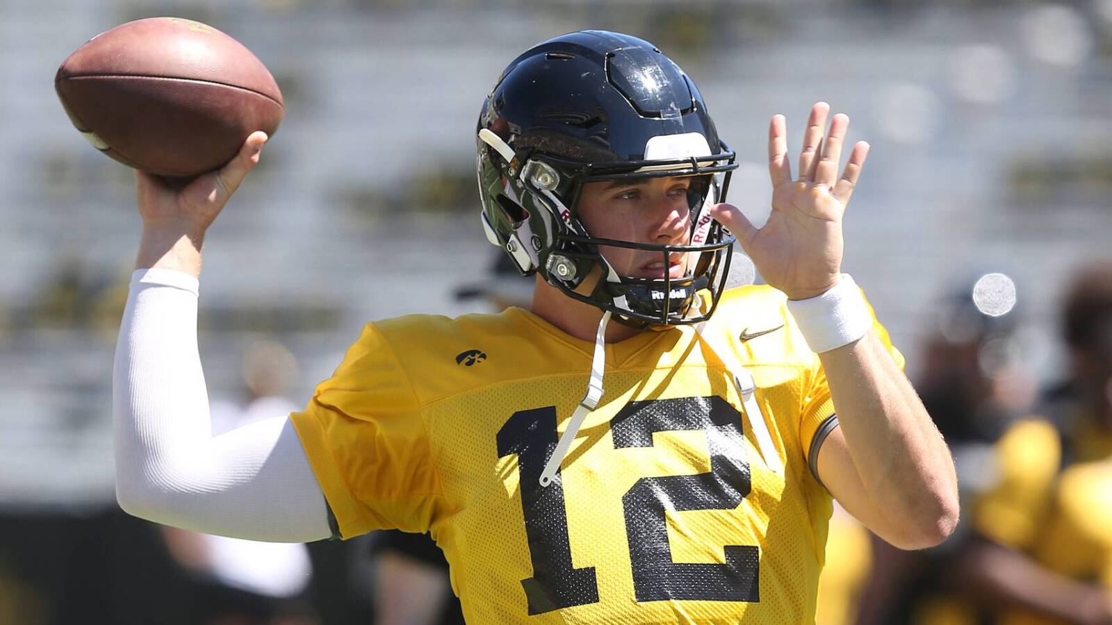 Michigan QB battle left Cade McNamara's dad 'uncomfortable' | Yardbarker