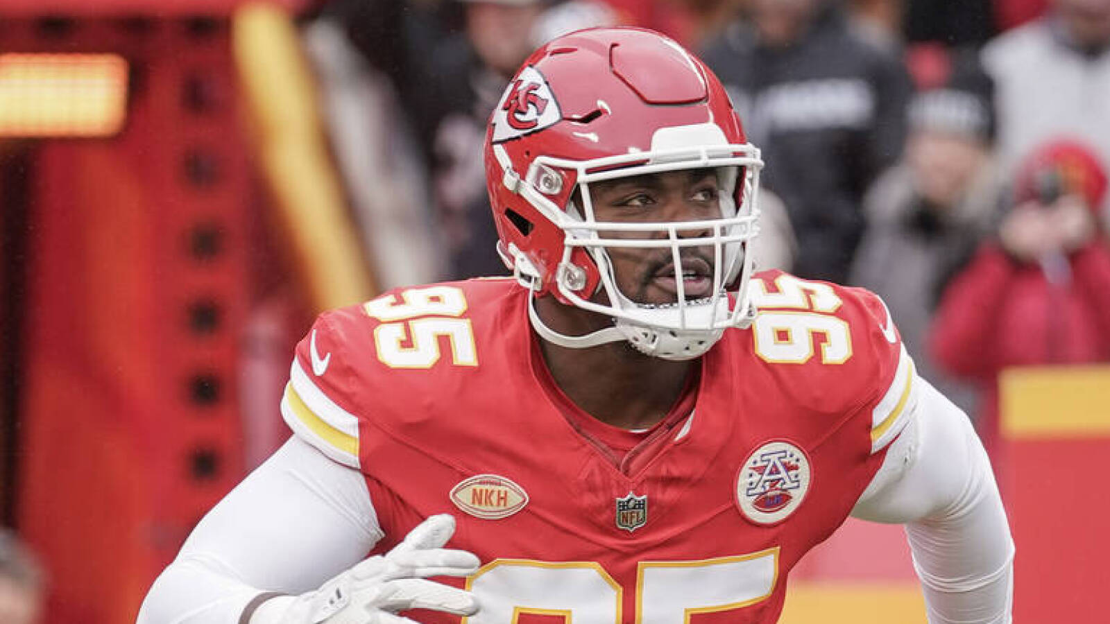 Watch: Chiefs' Jones does hilarious Collinsworth impression | Yardbarker