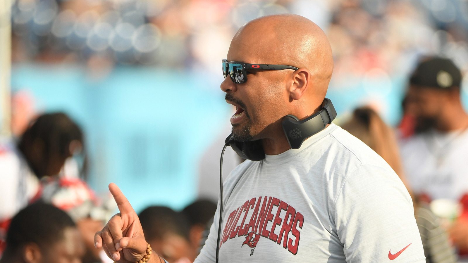 Bucs’ Larry Foote To Interview For DC Opening With NFC Foe | Yardbarker