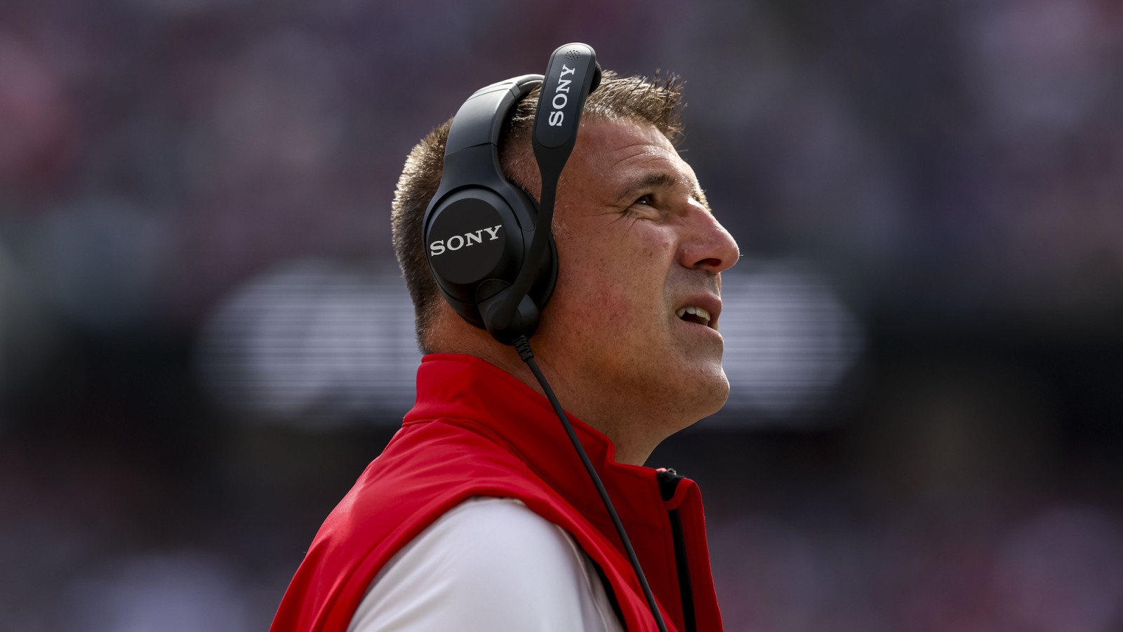 Mike Vrabel Throws Shade at Patriots RBs With Strong Praise for James ...