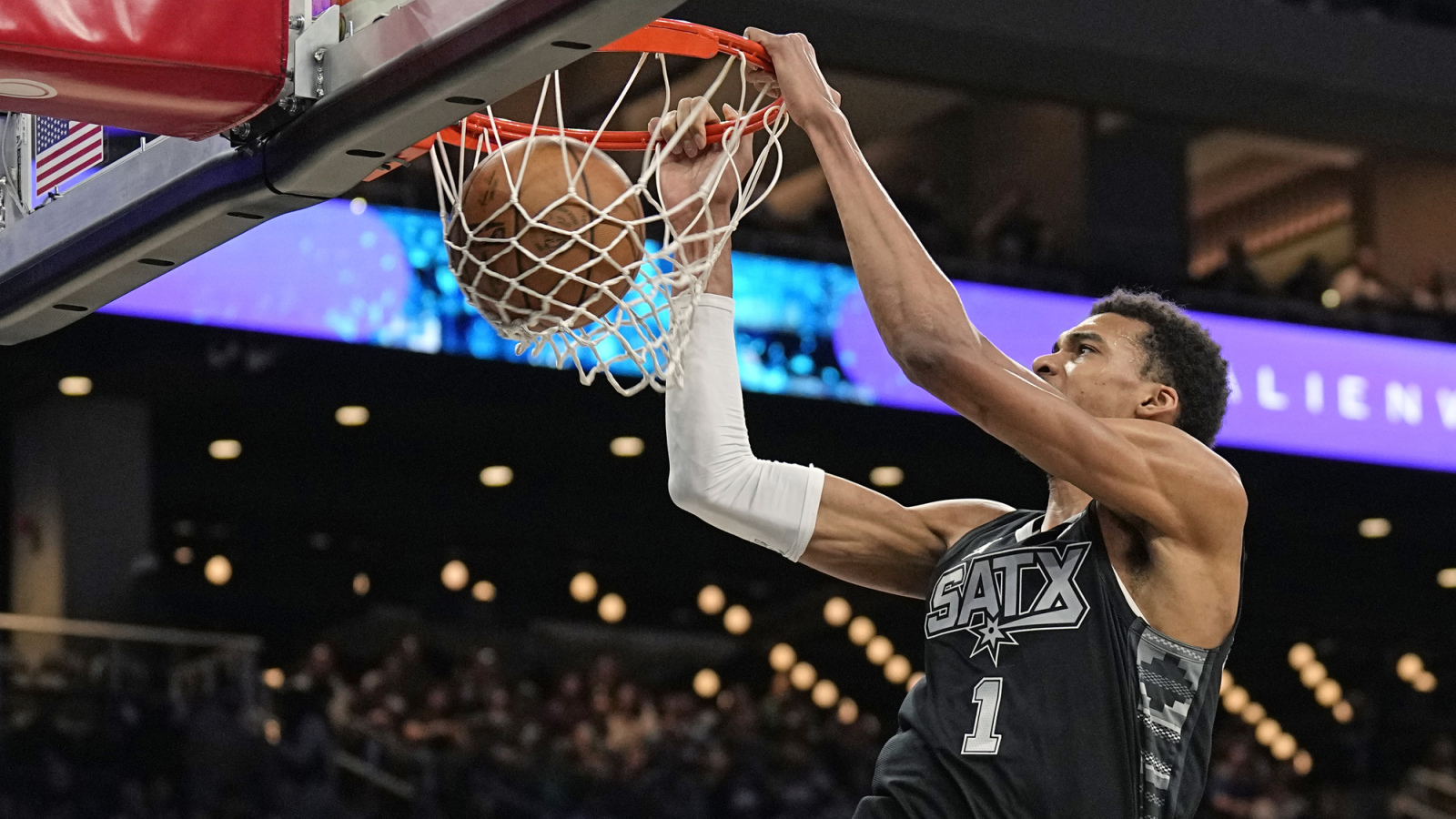 Victor Wembanyama names three players he wishes to dunk on | Yardbarker