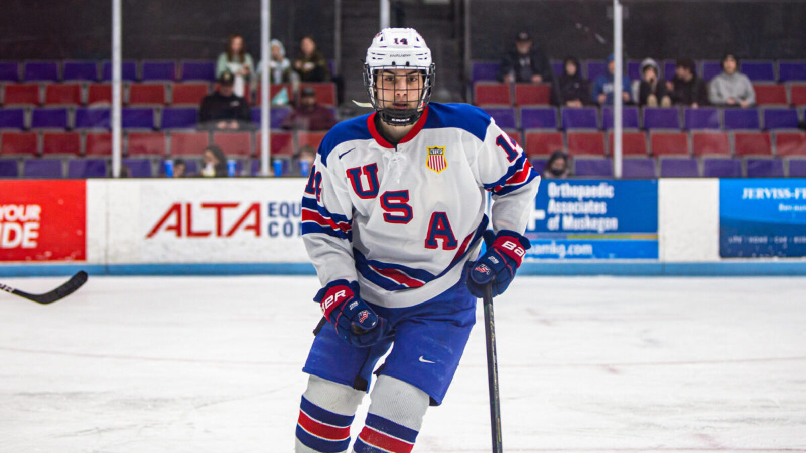 Blackhawks 2025-26 Player Previews: Frank Nazar | Yardbarker