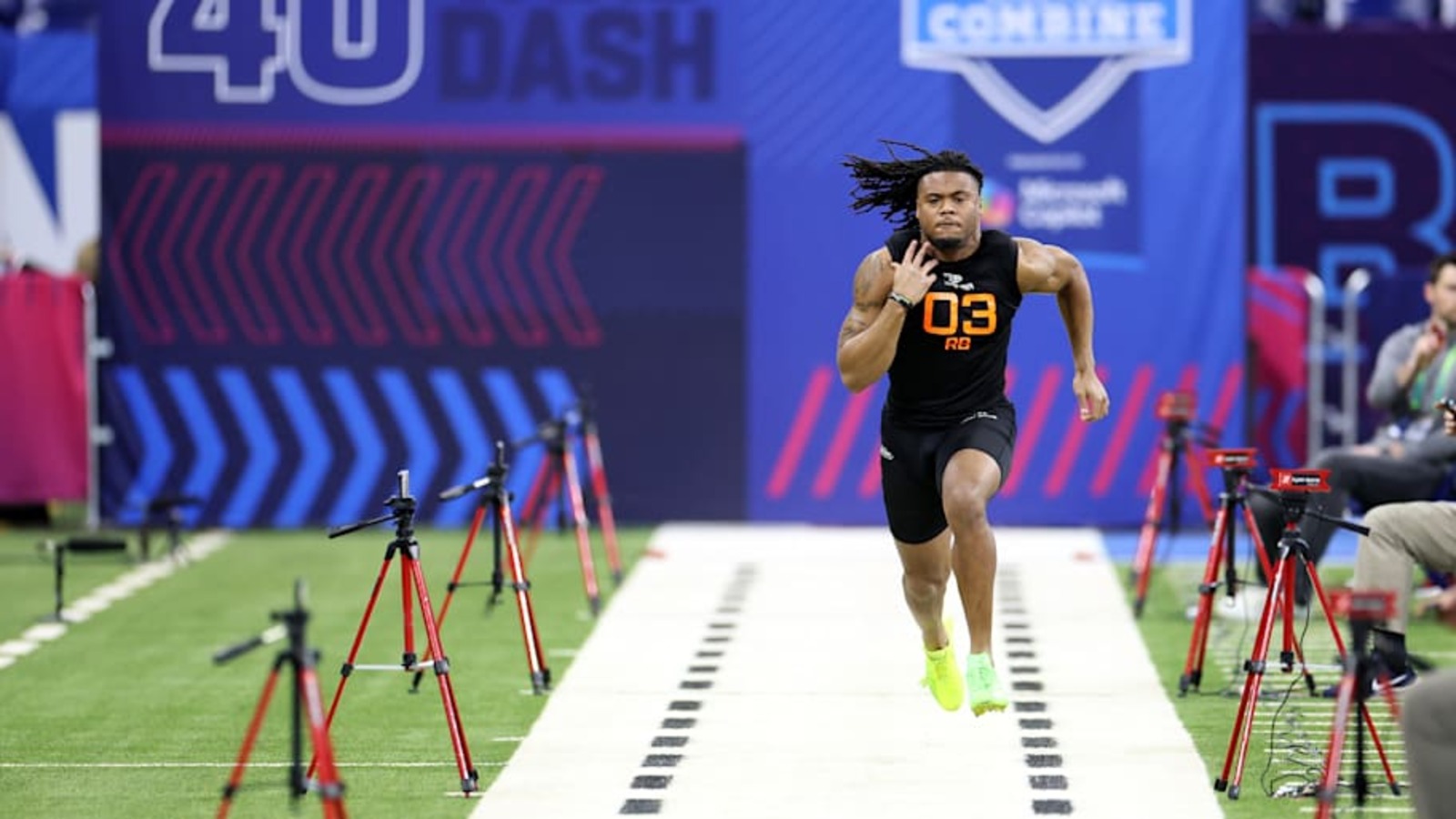 Texans will meet with running back who went viral with his 40-yard dash ...